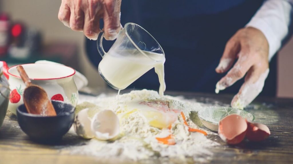 How to Cook With Oat Milk (Baking, Drinks, & More) | Milk Pick